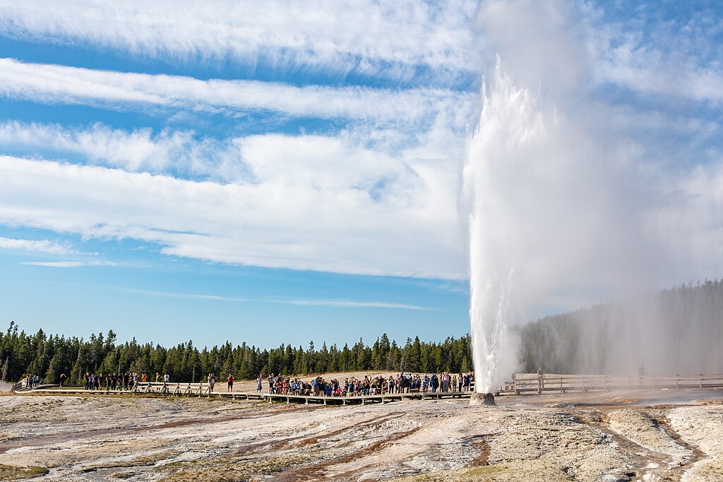 How Geyser Park compares to Yellowstone National Park for vacationers ...