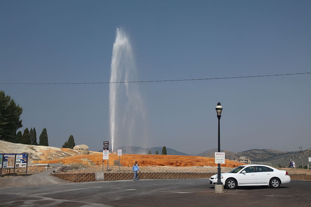 Traveling? What you should know about Geyser Park in Idaho ...